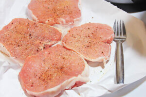 How To Tell If Pork Chops Are Bad? - Kitchen Laughter